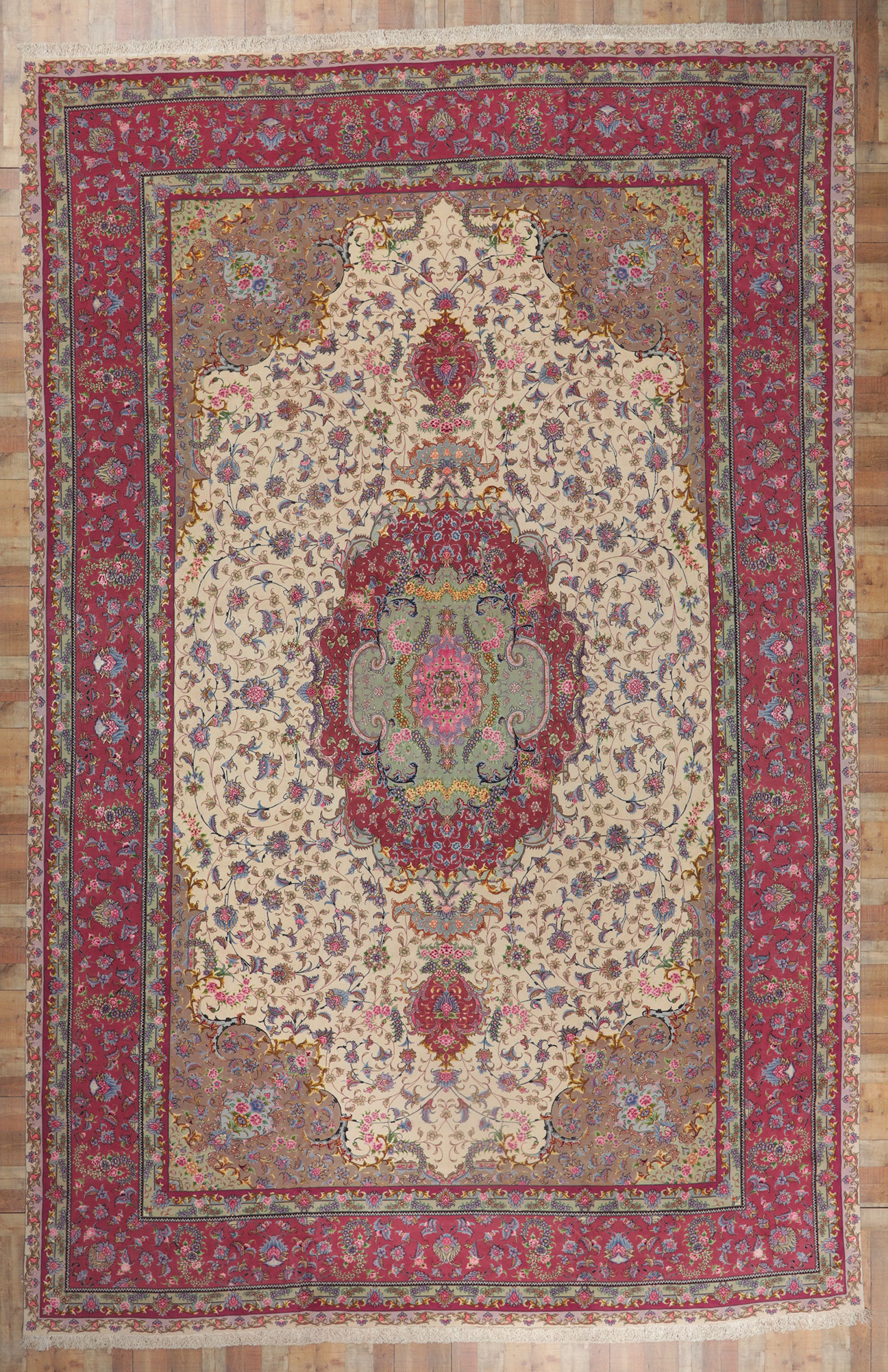 13 x 20 Vintage Persian Tabriz Rug 78326